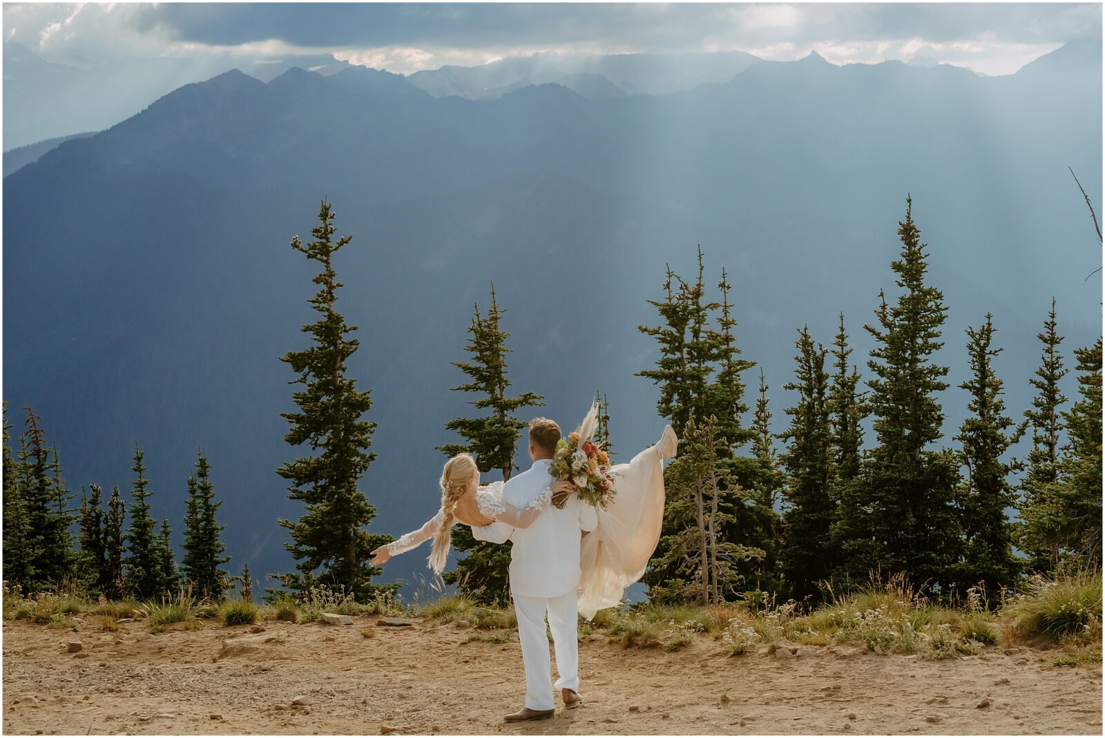 Crystal Mountain Resort Wedding | Darian + Patrick